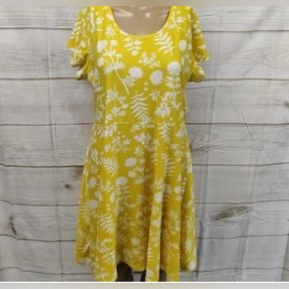 Bobbie Brooks | Dresses | Bobbie Brooks Yellow White Floral Wmacrame ...